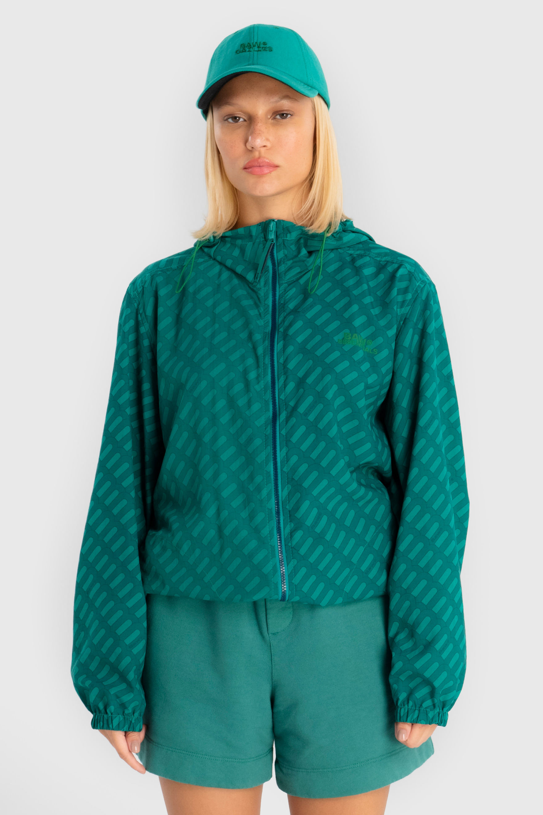 WINDBREAKER ESSENTIALS